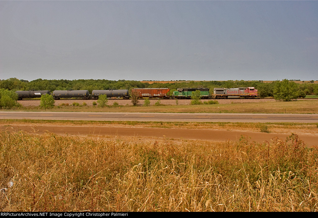 BNSF 556 and BNSF 2768